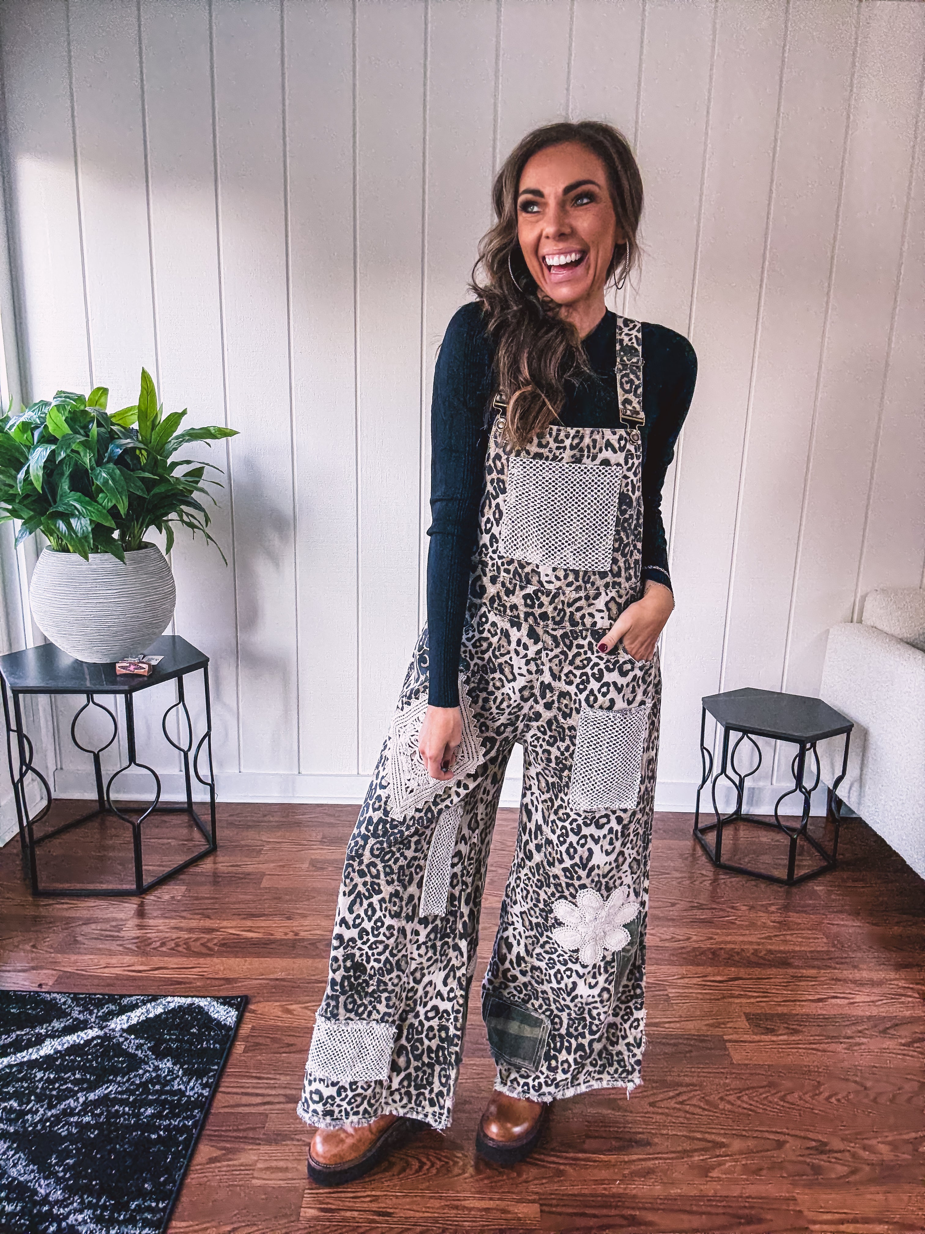 Sand Leo Crochet Patch Overalls – The Red Raccoon